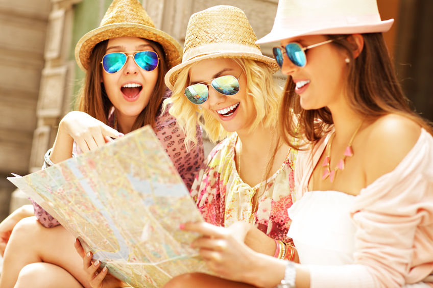 Viajes en grupo de mujeres, viajar sola o con amigas - Tacones Viajeros
